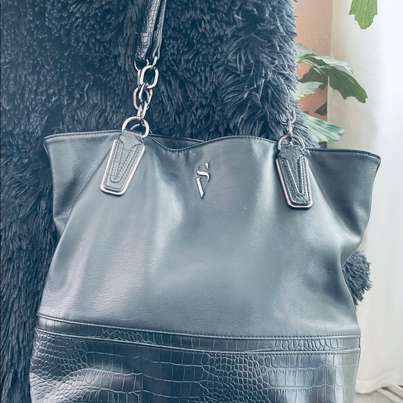 Vera Wang | Bags | Like New Vera Wang | Poshmark